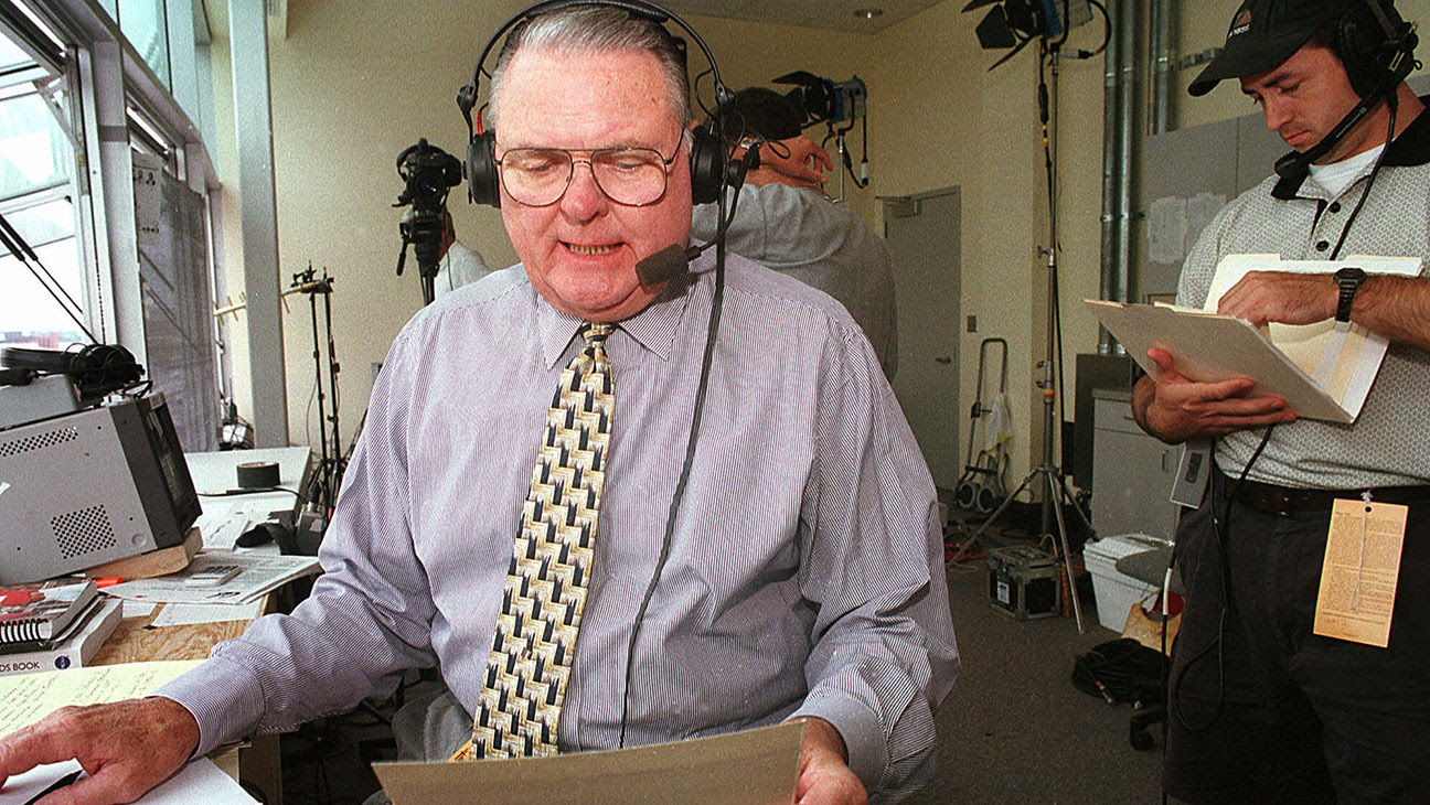 “Whoa Nellie” Keith Jackson, the legendary voice of college football ...